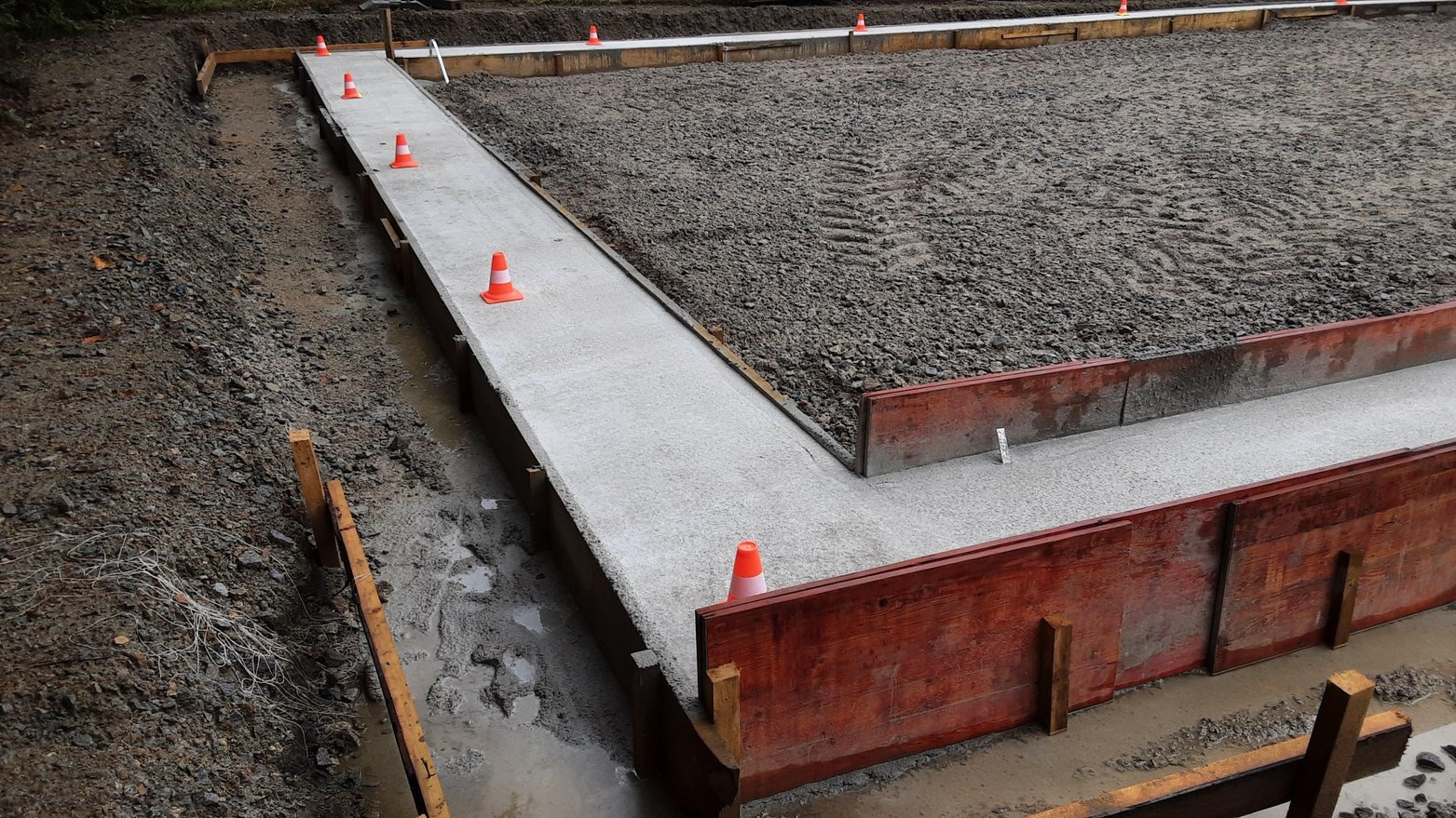 Brauche ich für meine Lagerhalle ein Fundament? | Kroftman